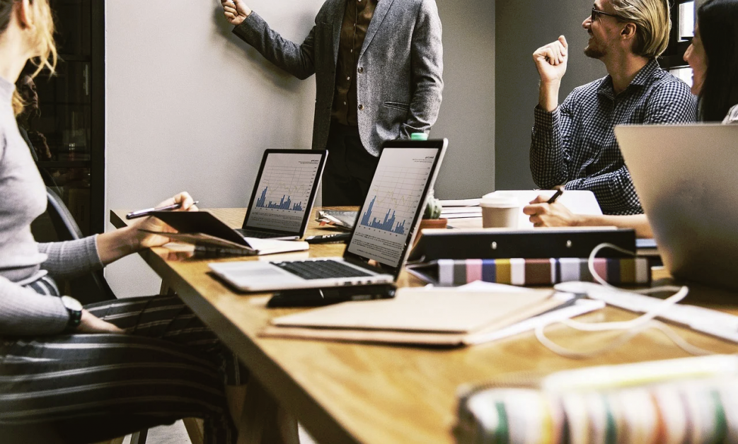 10 Sales Meeting Topics To Discuss With Your Team NASP 10-sales-meeting-topics-to-discuss-with-your-team-nasp